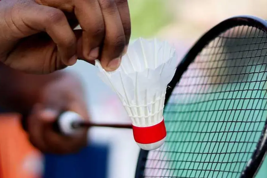 बॅडमिंटन खेळाची संपूर्ण माहिती - Marathi Buzz